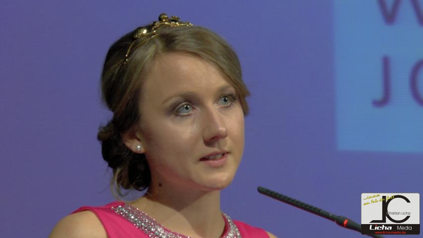 [VIDEO + FOTOS] Elisabeth Goger ist neue Weinprinzessin im Abt-Degen ...