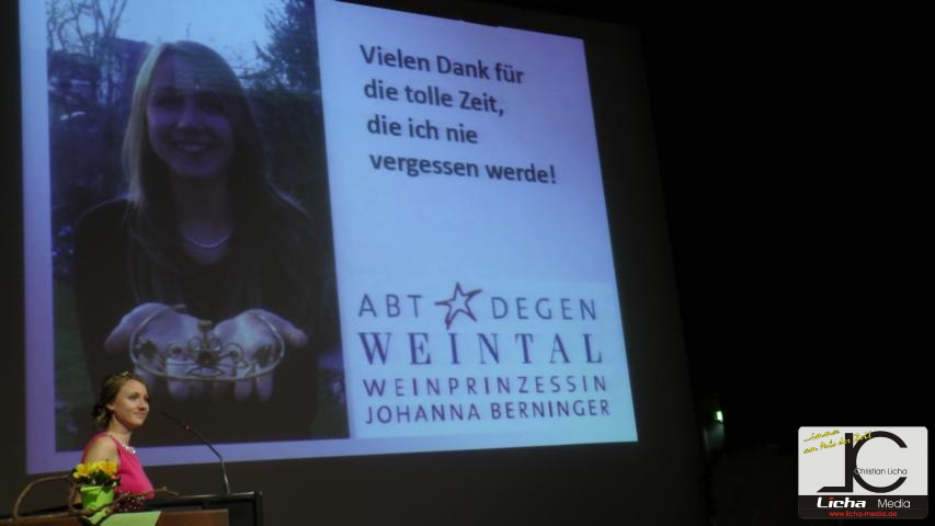 [VIDEO + FOTOS] Elisabeth Goger ist neue Weinprinzessin im Abt-Degen ...