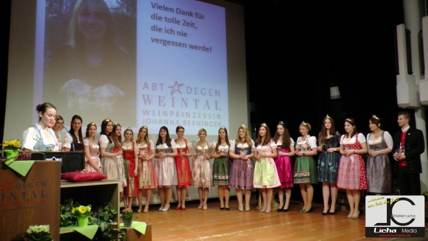 [VIDEO + FOTOS] Elisabeth Goger ist neue Weinprinzessin im Abt-Degen ...