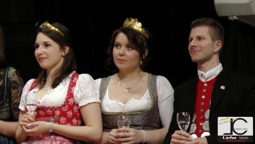 [VIDEO + FOTOS] Elisabeth Goger ist neue Weinprinzessin im Abt-Degen ...